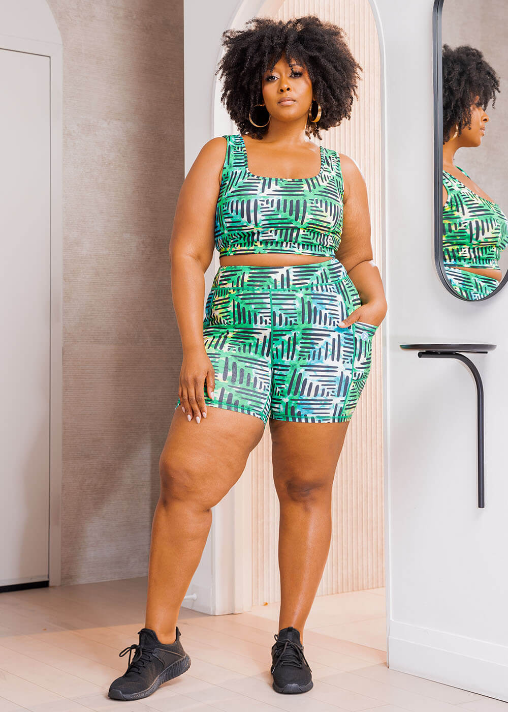 Adamma Women's African Print Sports Bra (Marine Adire) – D'IYANU